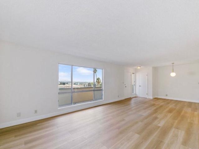 Beautiful private room for rent in weho condo