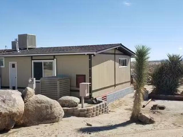 Beautiful property with beautiful views! Apartments in Yucca.