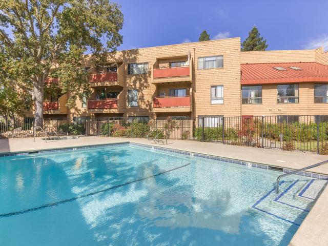 Beautiful, Quiet Community Just Minutes from Downtown Walnut Creek