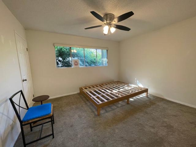 Beautiful room to rent in townhouse