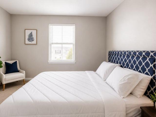 Beautiful Room Utilities Included Pool!