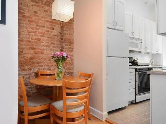 Beautiful room with a view in Cobble Hill