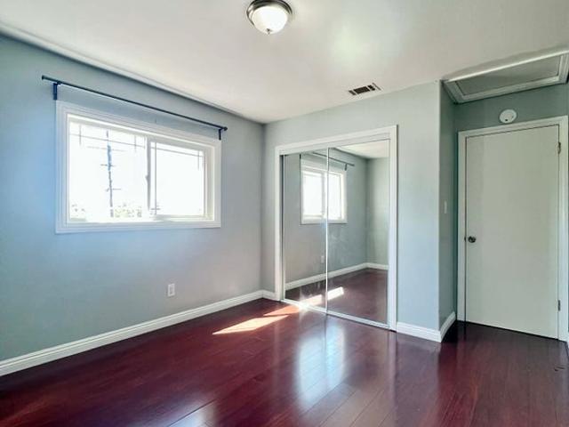 Beautiful Room with shared Bathroom