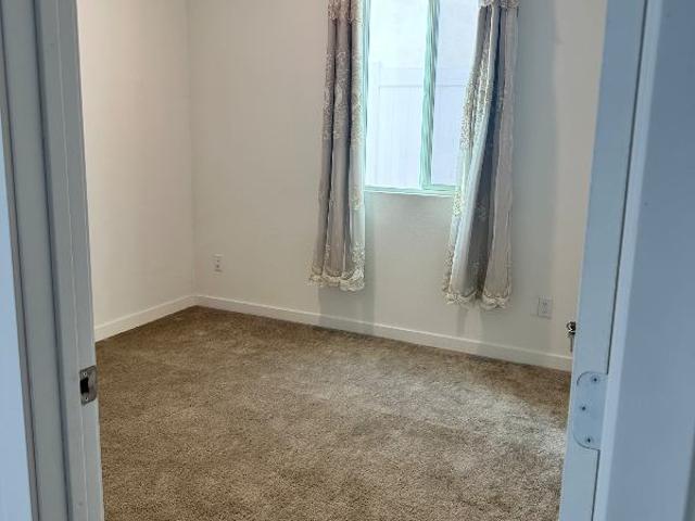 Beautiful room for rent $950 monthly