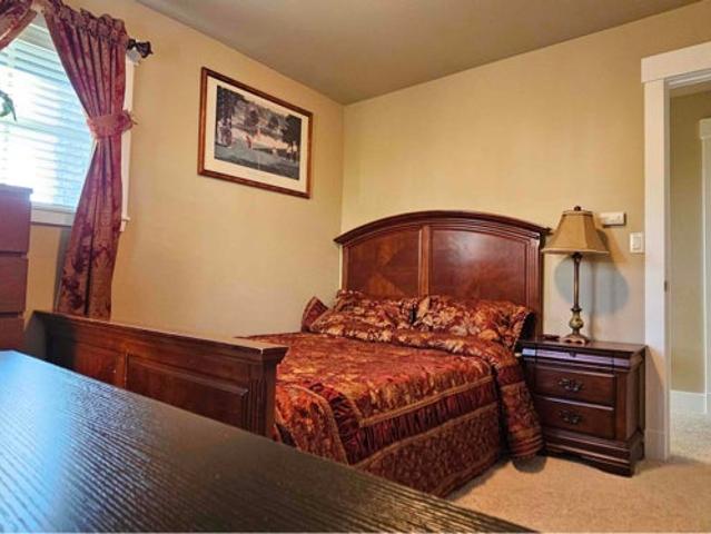 Beautiful Room For rent in LakewoodTacoma