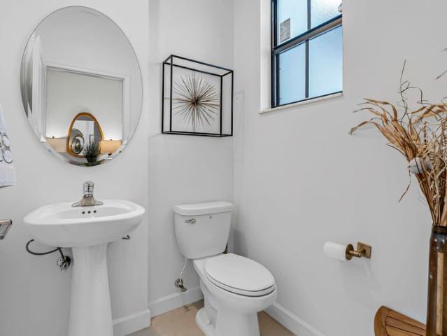 Beautiful Room for Rent Professional Preferred