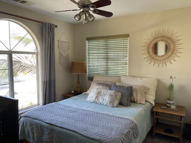 Beautiful room in 3bed House close to beach and DT