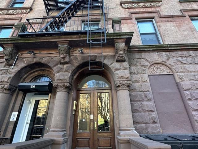 Beautiful Room in UWS prime location Walk up