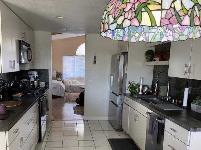 Beautiful Room in a Nice House & safe Neighborhood