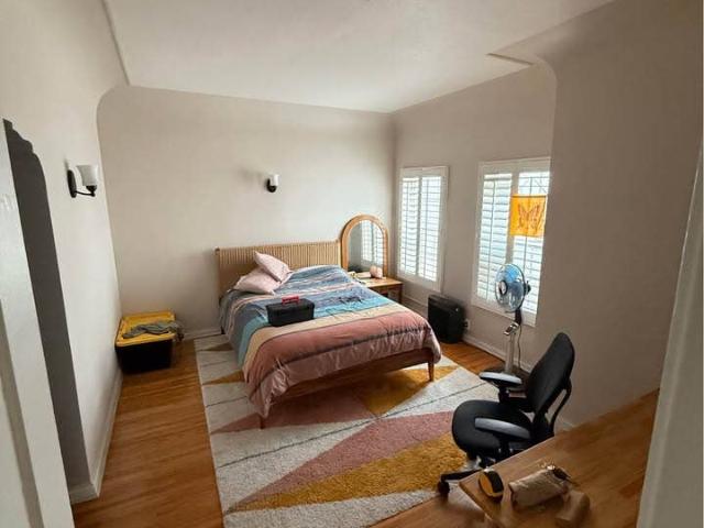 Beautiful room in a 2bd 1 bath