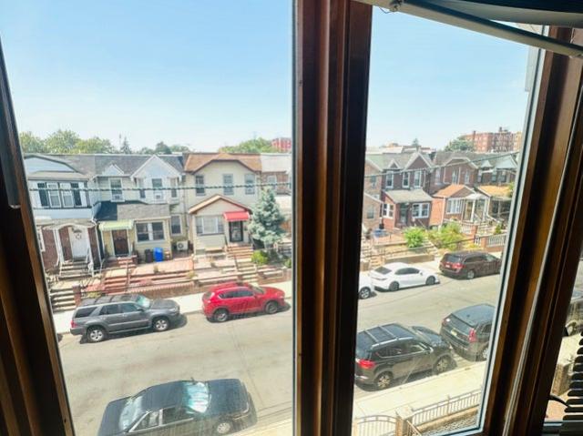Beautiful room in Elmhurst for rent