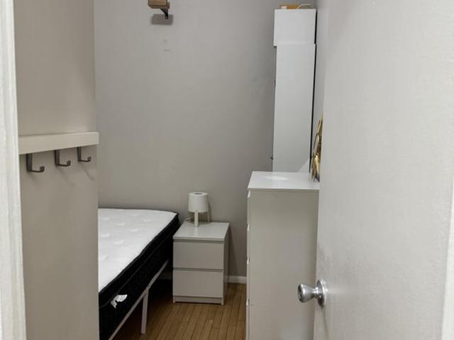 Beautiful Room in Midtown East