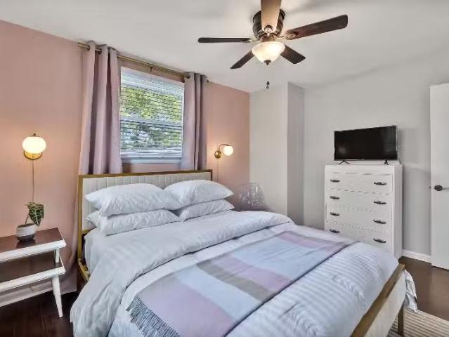 Beautiful room in private home and quiet neighborhood convenie.