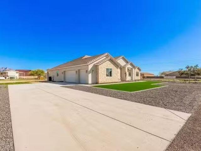 Beautiful Ranch Style 4 Bedroom on Large Lot! 1229 N 106th Pl
