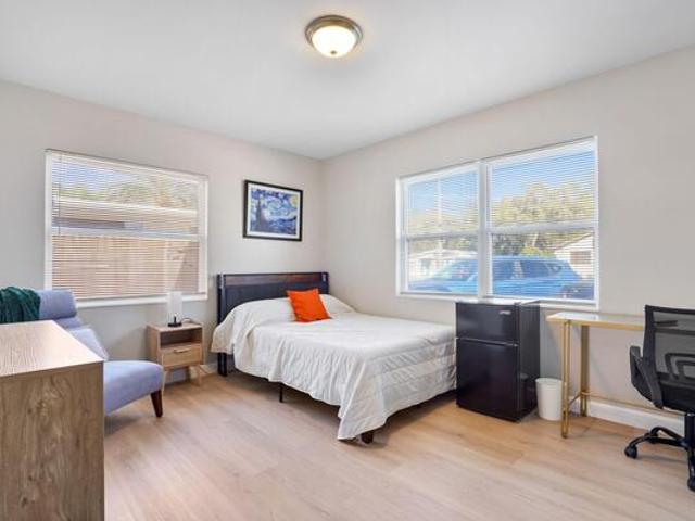 Beautiful recently renovated home, with great location, near shops and bus stops
