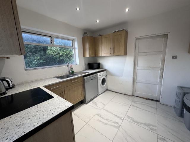 Beautiful refurbished 1 Bedroom House with Garden