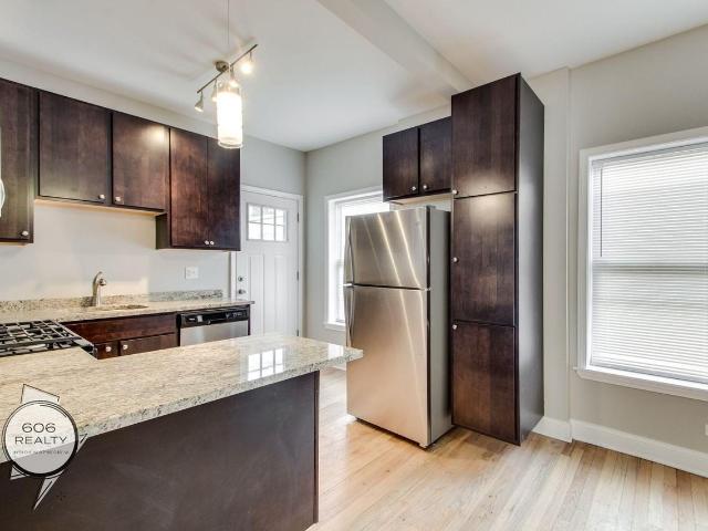 Beautiful Rehabbed Hyde Park Apartments! 2 Bedroom Apartment for Rent at 836 E 53rd St, Chicago, IL 60615 Hyde Park