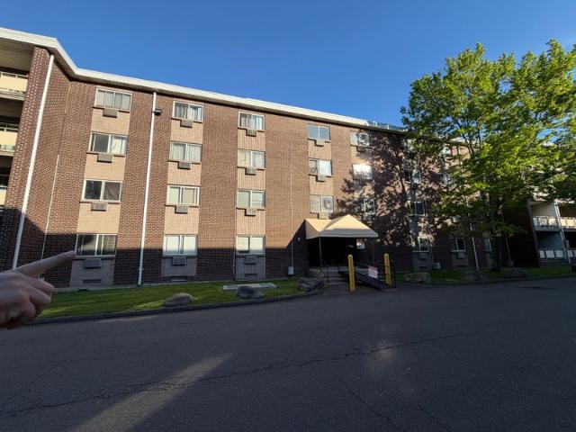 Beautiful Renovated _Bedroom Condo | Prime West Ha