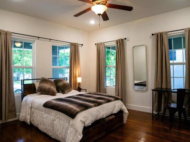Beautiful Renovated Home in Shaw Clarke | Spacious Rooms | Modern Kitchen | Near Transit & TCU | WiFi Ready!