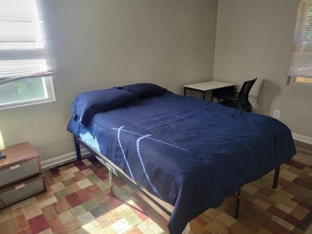 Beautiful Renovated Home Near Hamilton – Ready No