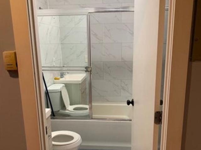 Beautiful renovated 4 Bedroom Apartment