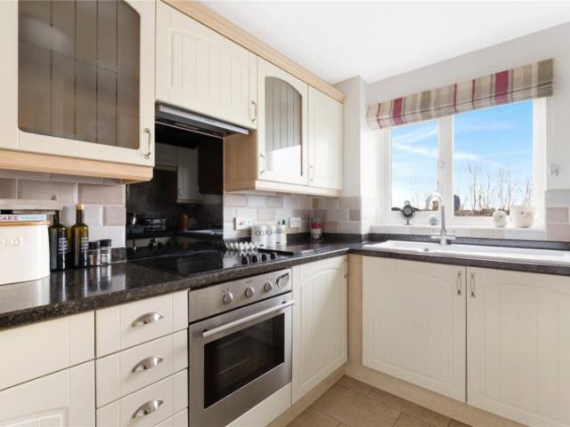 Beautiful riverside flat in Canary Wharf