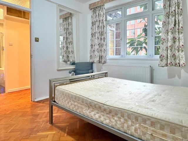 Beautiful Wooden floor 3 bed flat St John's Wood