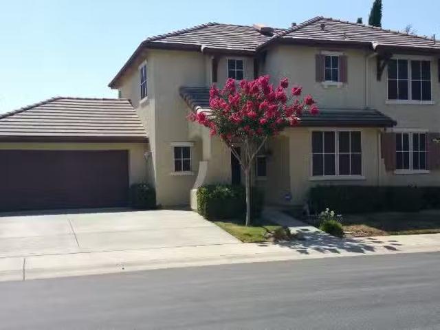 Beautiful Westlake North Natomas 3bd/2.5ba w/ Den/Home Offic.