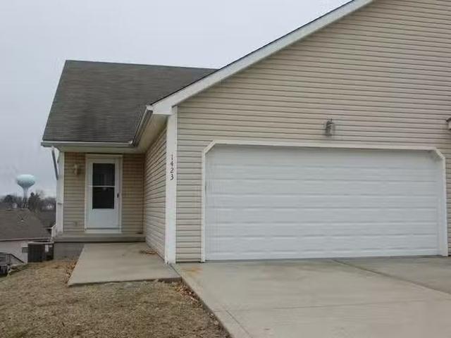 Beautiful Town Home in Liberty School District 1423 Galway Ct
