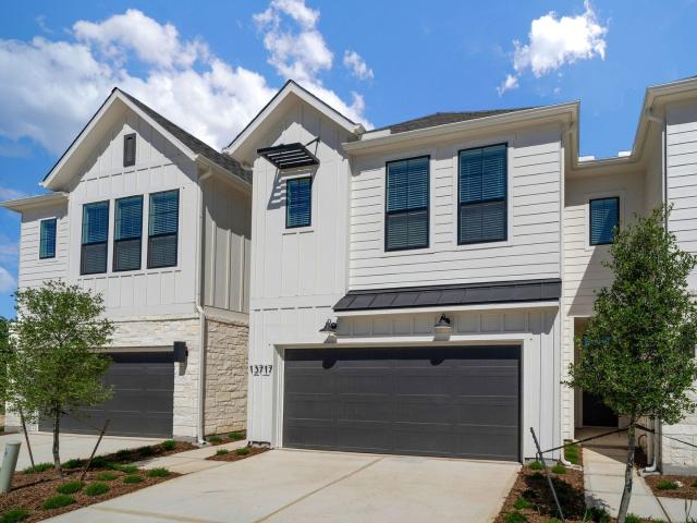 JUNE SPECIAL! Beautiful Townhome!