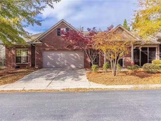 Beautiful townhome in a charming neighborhood. 3BDR 2 BA. $ 21.