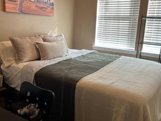 Beautiful Townhome in Gated Community