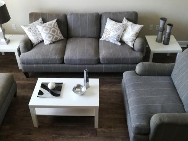 Beautiful townhome upgraded and semi furnished