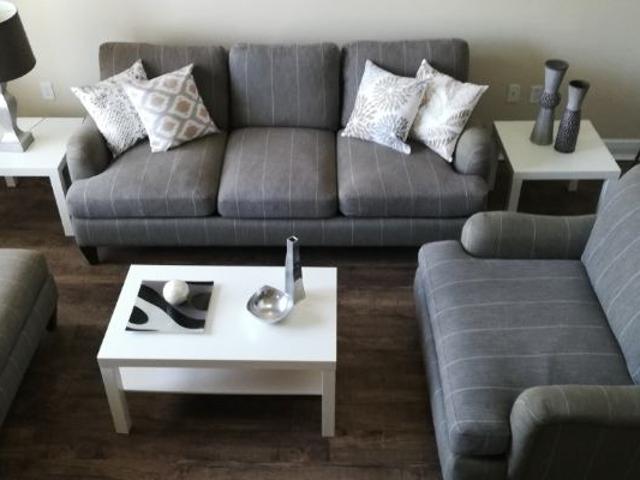 Beautiful townhome upgraded and semi furnished