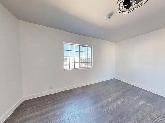 Beautiful Townhouse in desirable Sherman Oaks