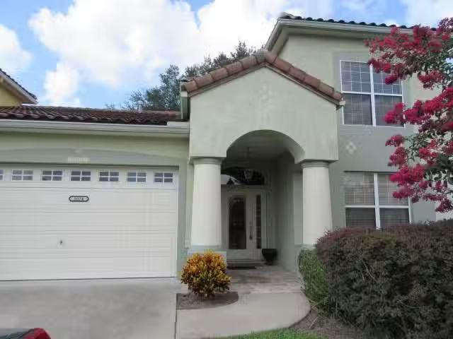 Beautiful Townhouse, Steps from Spanish Springs 1074 Avenida.