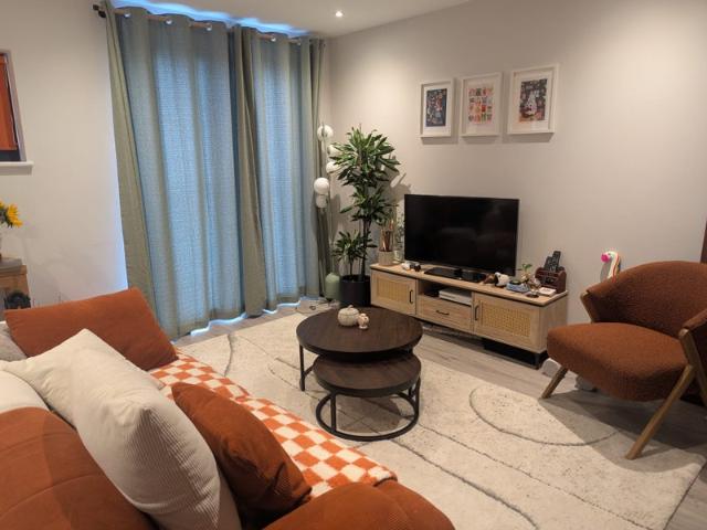 Beautiful top floor studio flat!