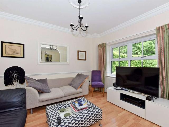 Beautiful three bedroom home with private garden in idyllic gated setting