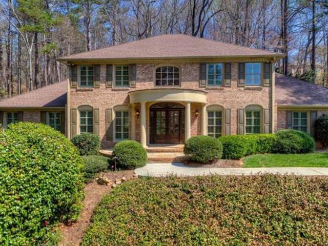 Beautiful Traditional Home On Cul De Sac