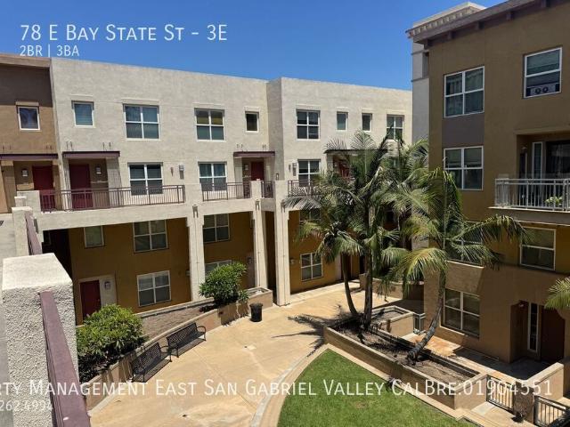 Beautiful two bedroom condo in perfect Alhambra location