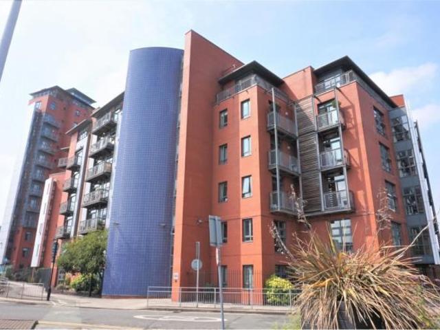 Beautiful Two Bedroom Central Apartment