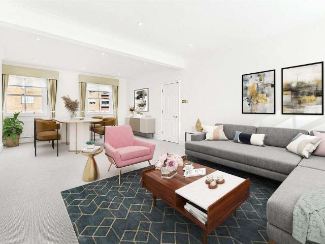 Beautiful two bedroom maisonette on Motcomb Street