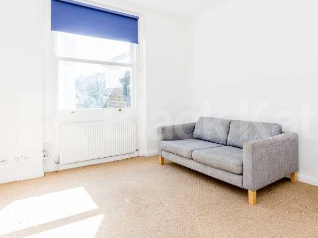 Beautiful two bedroom set in a period conversion