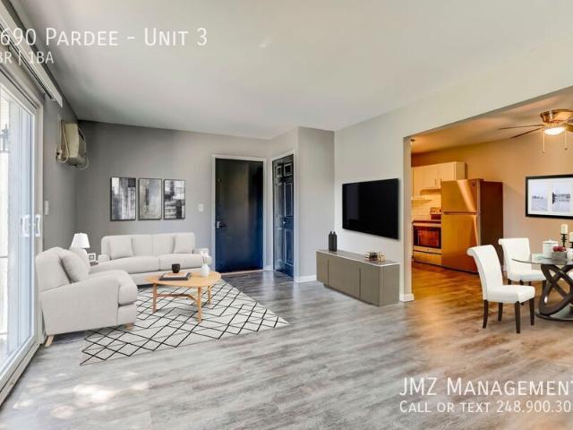 Beautiful Updated 1 bedroom apartment in Dearborn Heights! DON'T MISS OUT