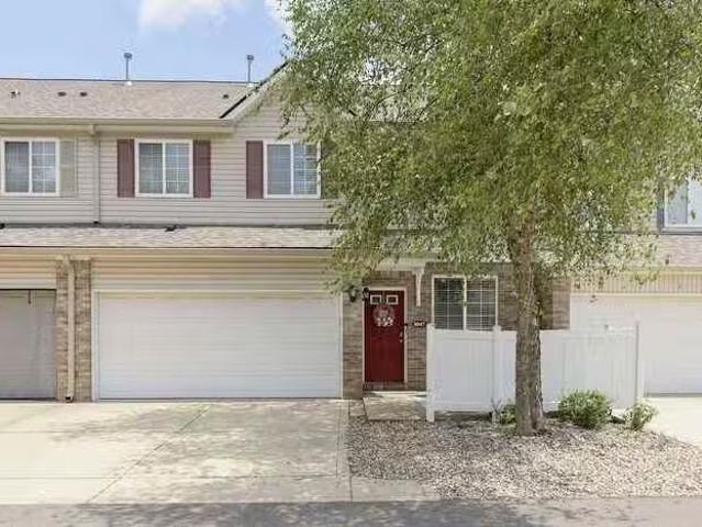 Beautiful Updated 2 Bed 2 1/2 Bath Condo in Franklin Township!.