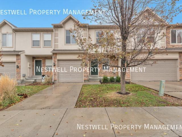 Beautiful & upgraded 2 bed Townhome with the best views of the valley