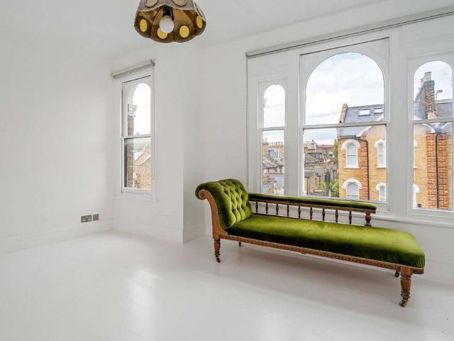 Beautiful Victorian four bedroom house in the heart of Stoke Newington