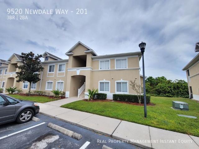 Beautifully Updated Riverview Condo