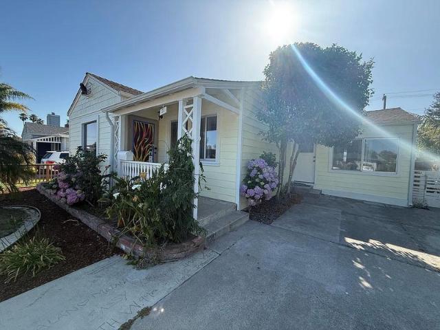 Beautifully updated single level 2 Bedroom / 2Bath