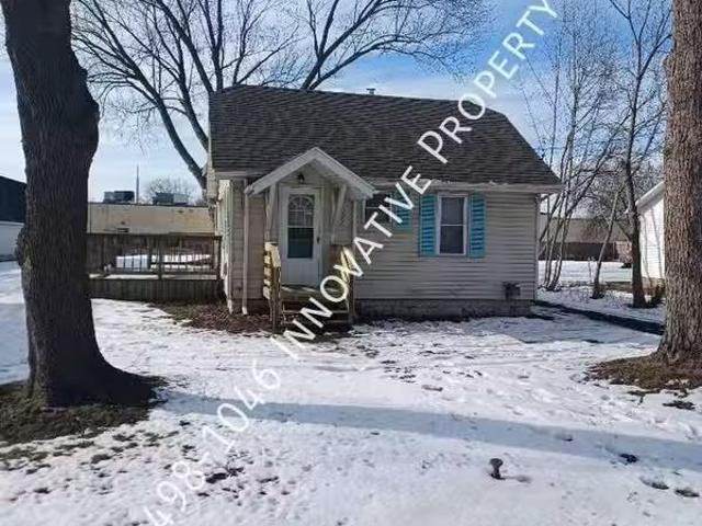 Beautifully updated 3 bed 1 bath! Carman Ainsworth Schools! 1.